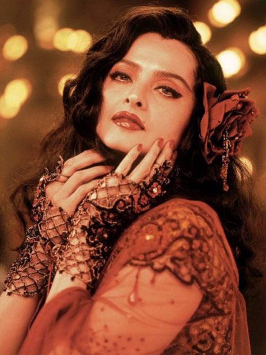 Why is Rekha an Underrated Fashion Icon? | DESIblitz
