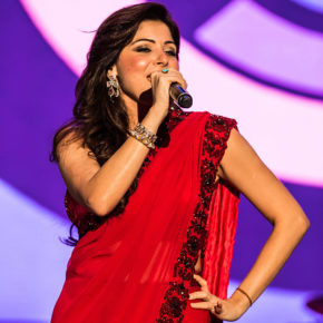 12 Famous Bollywood Female Playback Singers | DESIblitz