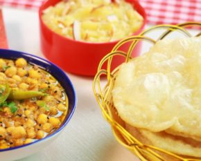 Halwa Puri Cholay: The Traditional Indian Breakfast | DESIblitz