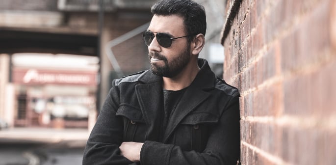 Touqeer Butt talks Debut Single, Music & Roots | DESIblitz