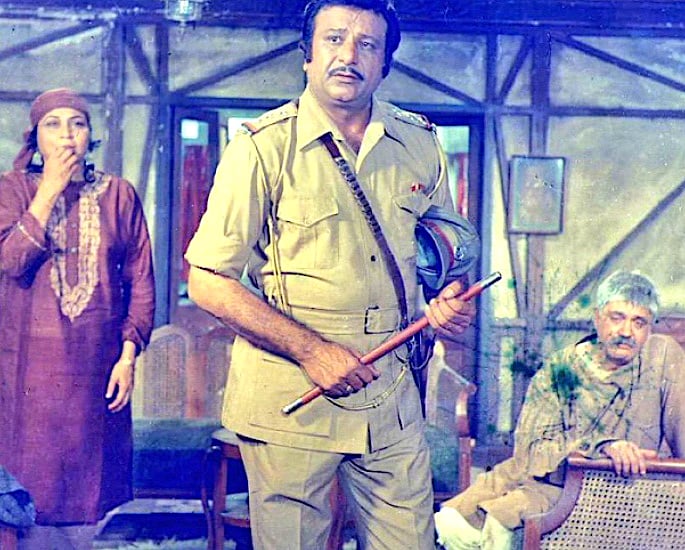 20 Famous Bollywood Police Characters in Movies | DESIblitz