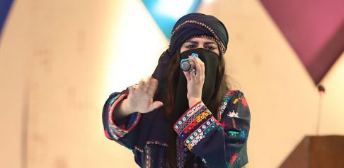 Eva B is a Trailblazer as 1st Female Pakistani Rapper | DESIblitz