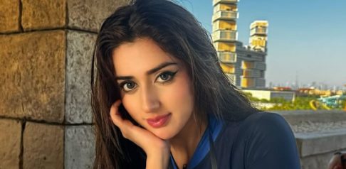 Jannat Mirza becomes Pakistan's Most Followed Social Media Star | DESIblitz