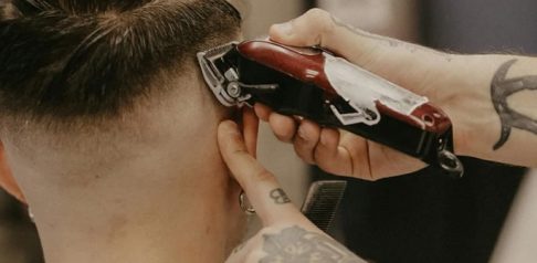 How to Spot a Filthy Barber amid Haircut Ringworm Surge | DESIblitz